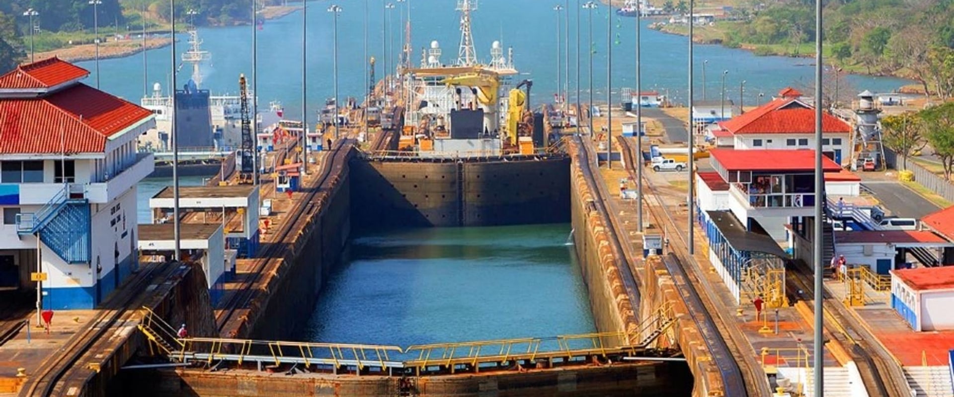 Exploring the Panama Canal: Group Tours and Accommodation Options